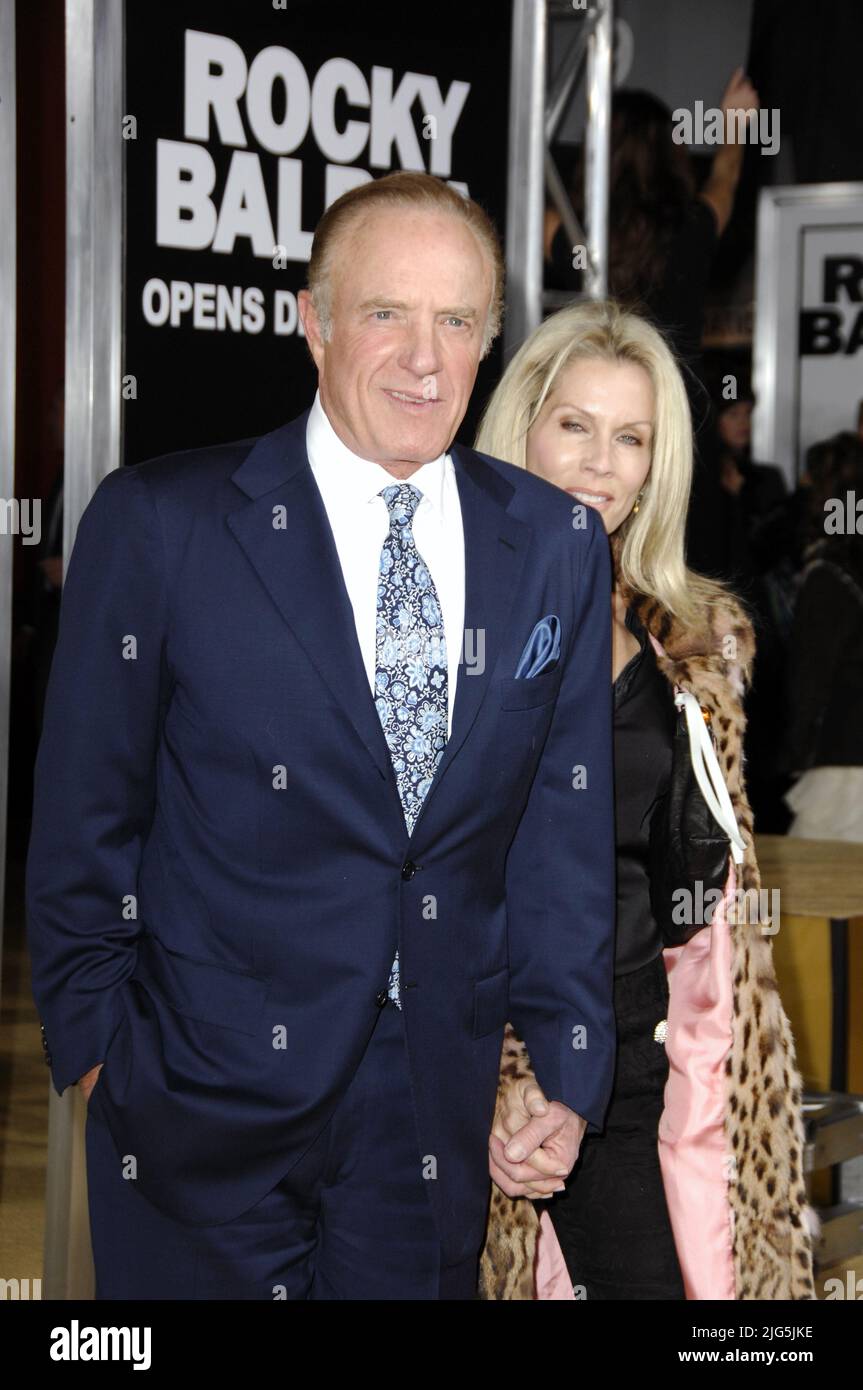 Dec. 13, 2006 - Hollywood, California, U.S. - JAMES CAAN attends the ...