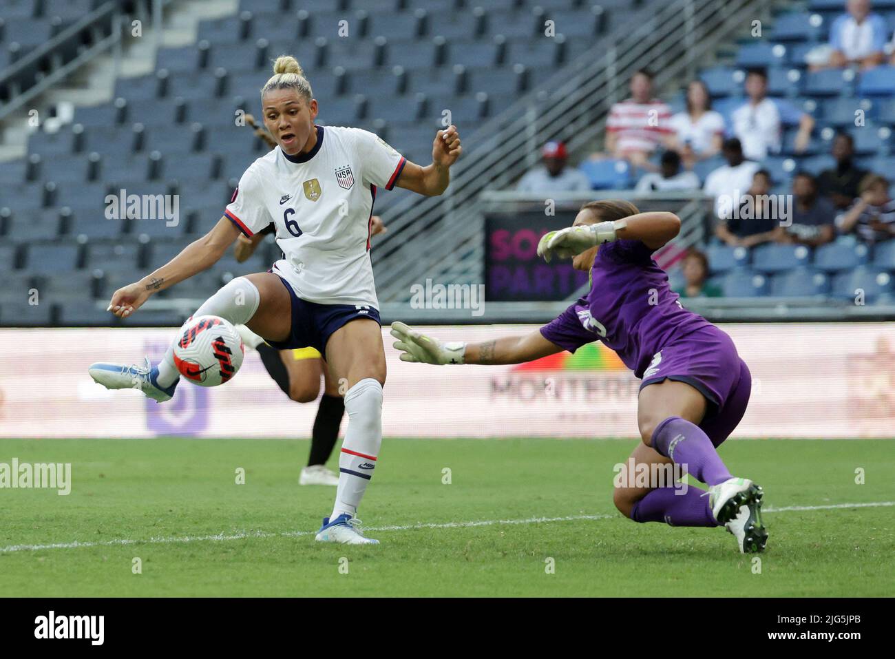 Trinity rodman football hi-res stock photography and images - Alamy