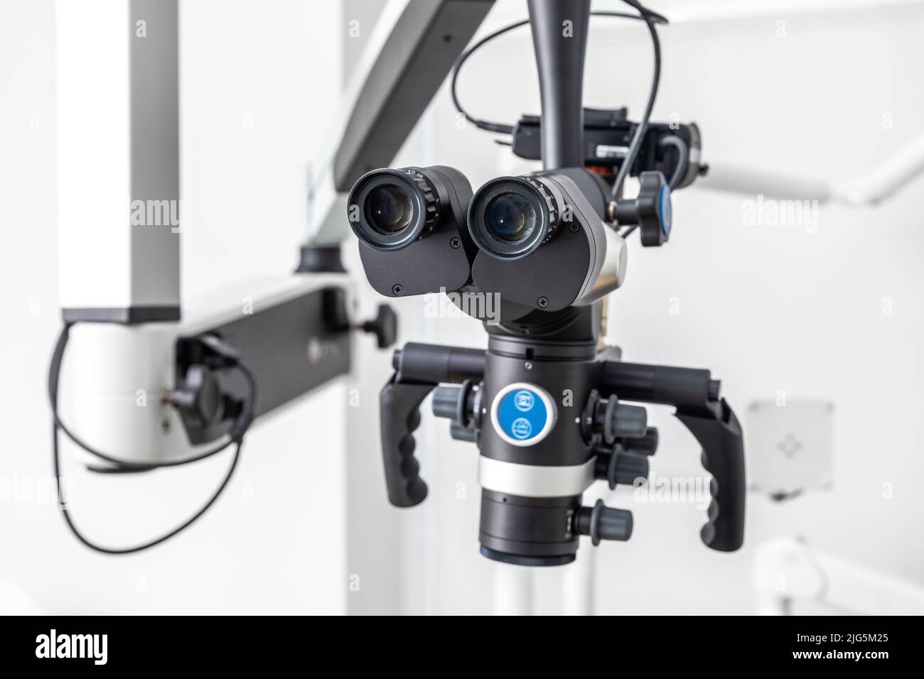 Optical microscope operation hi-res stock photography and images - Alamy