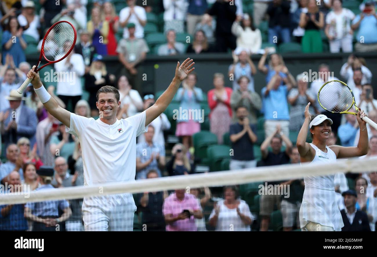 Wimbledon 2022 mixed doubles final hi-res stock photography and images ...