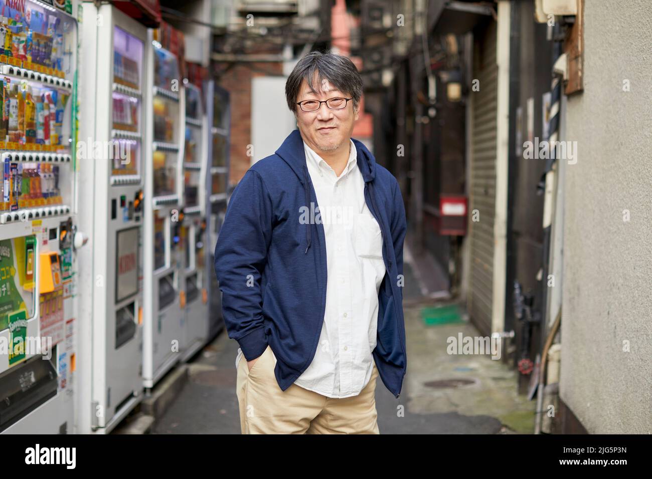 Japanese man portrait Stock Photo - Alamy