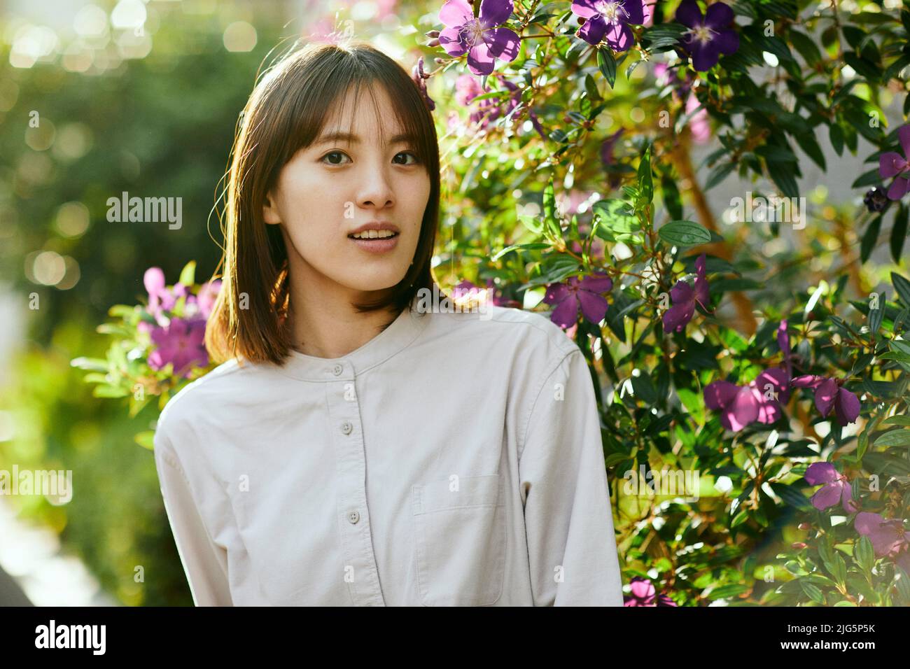 Japanese woman portrait Stock Photo - Alamy