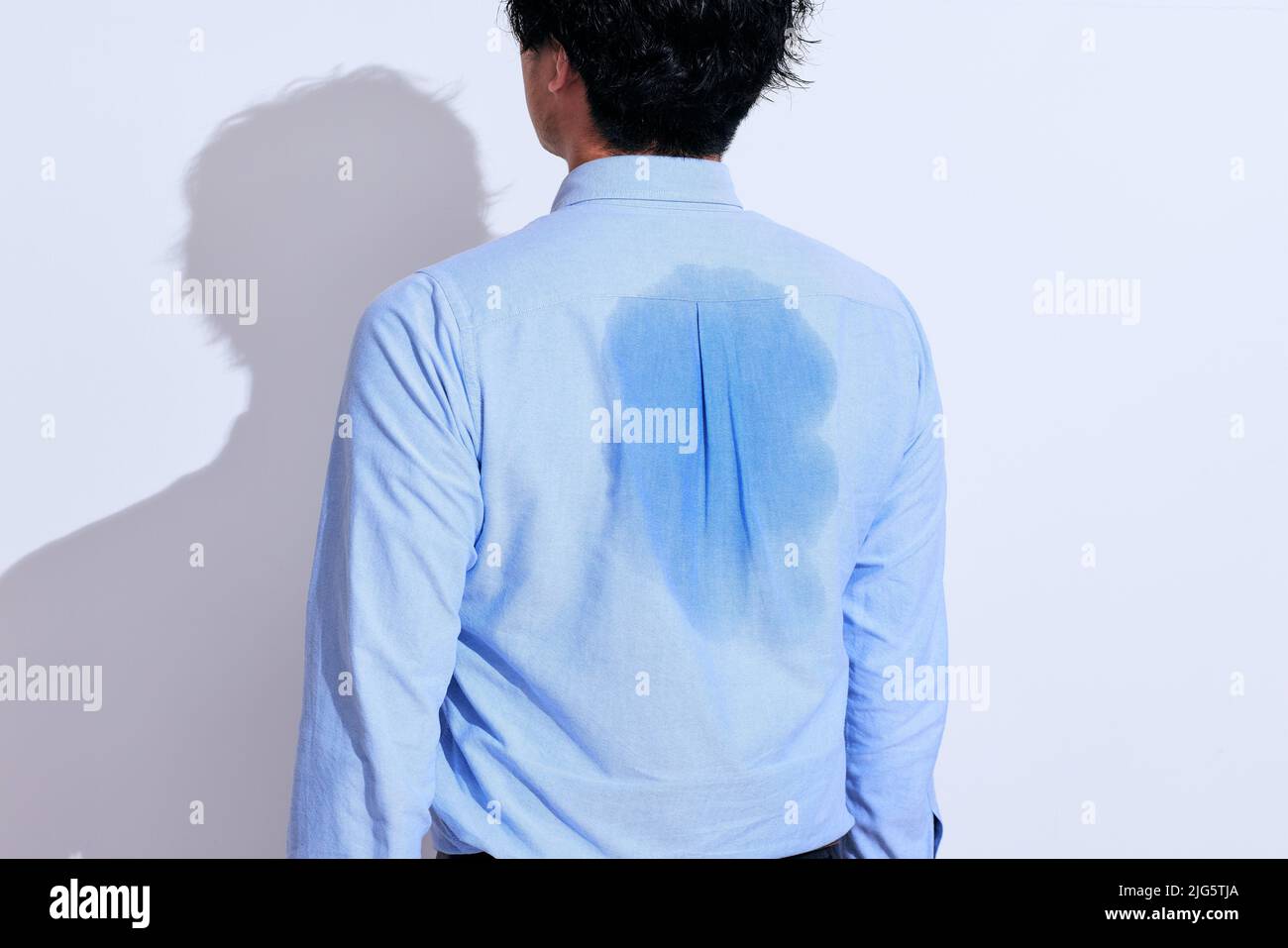 Sweaty man back hi-res stock photography and images - Alamy