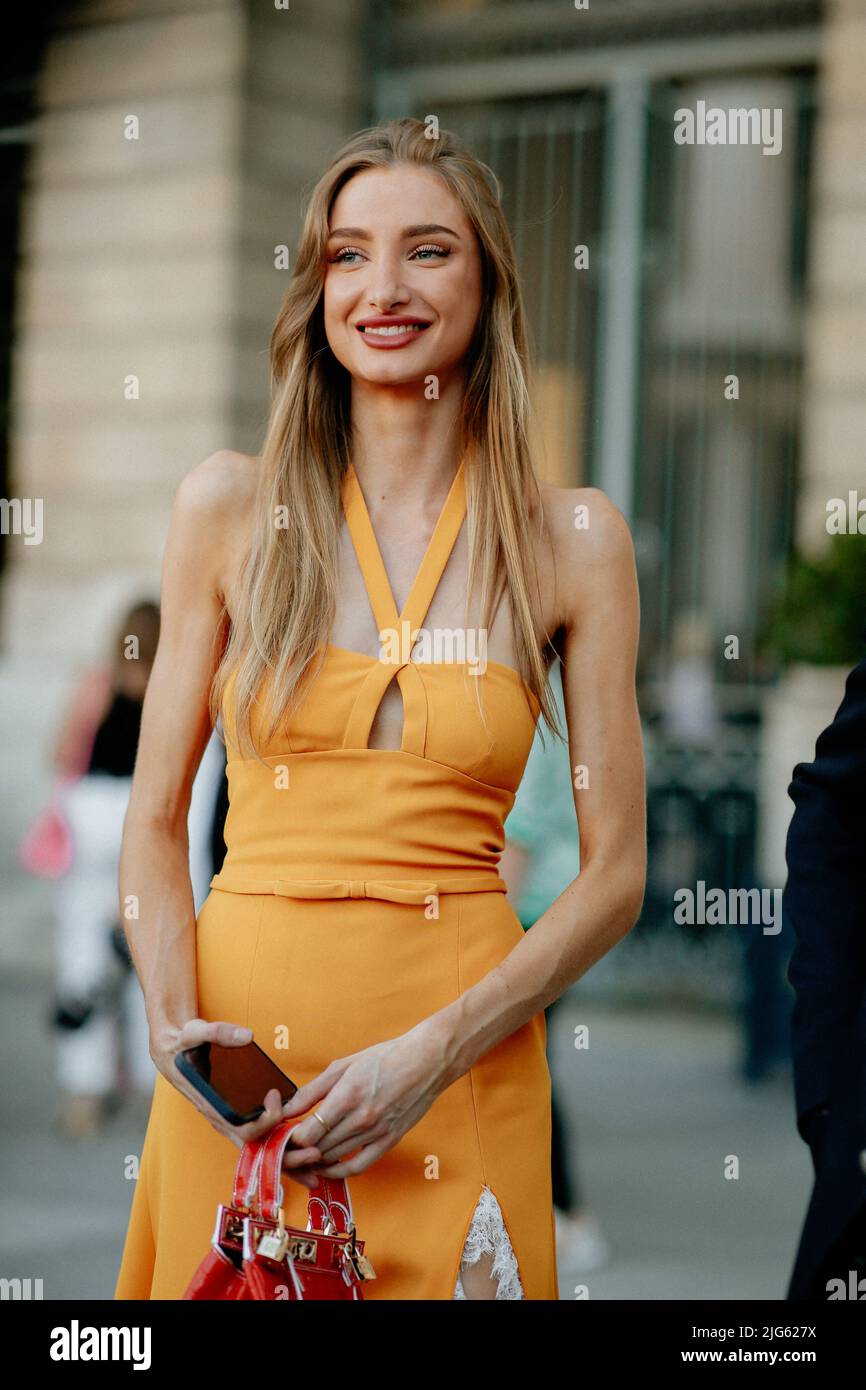 Street style, Mathilde Pinault arriving at Giambattista Valli Fall ...