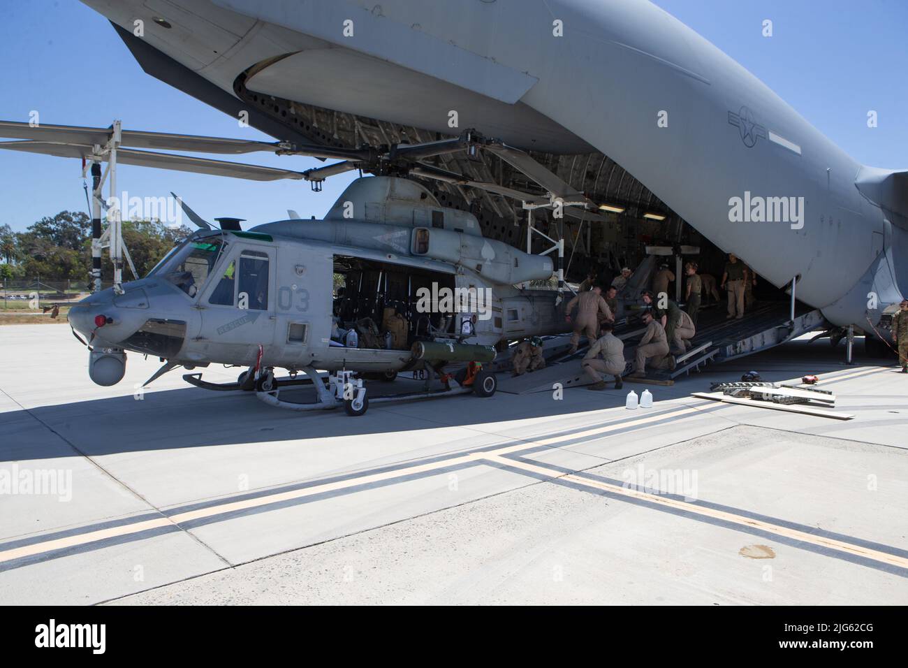 U.S. Marines with Marine Light Attack Helicopter Squadron (HMLA) 267 ...