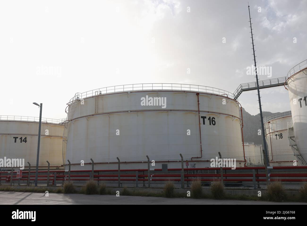 White big petrochemical storage tanks or tank farm Stock Photo - Alamy