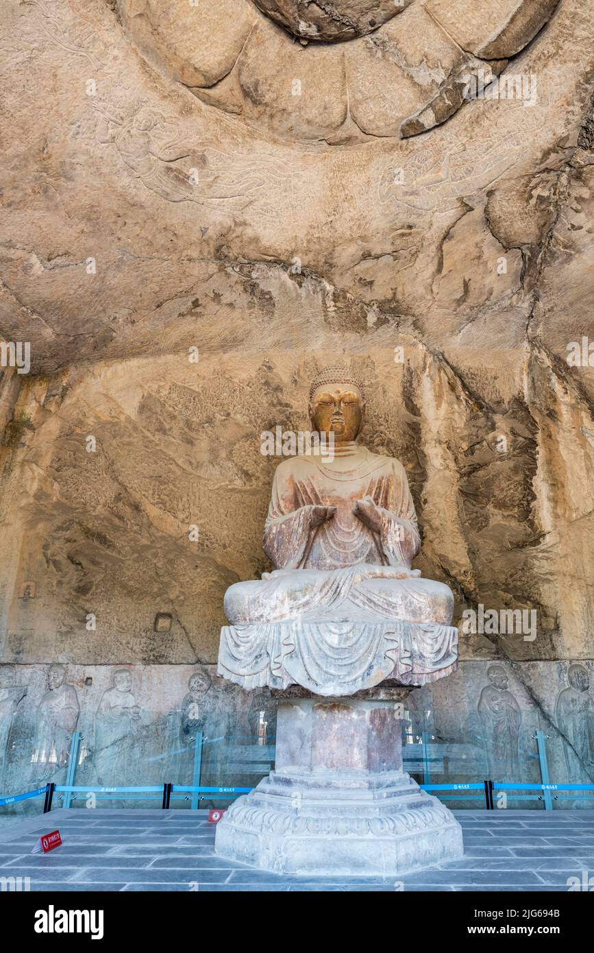 Carved statues of Longmen Grottoes (Longmen Caves). The complex was ...