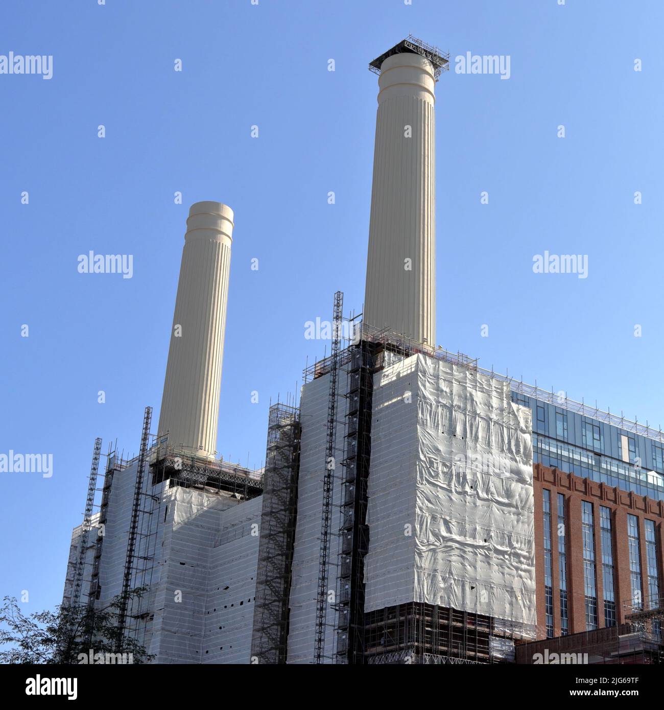 Battersea Power Station, one of the world's largest brick buildings and ...