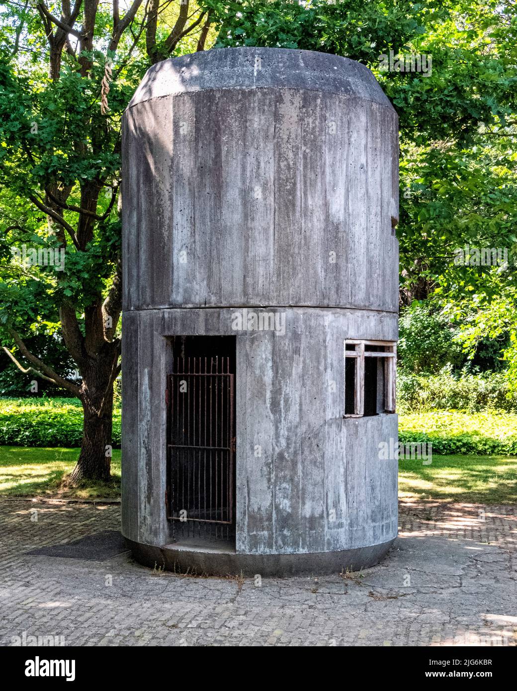 Round concrete structure in garden of Villa Schoningen, 19th-century ...