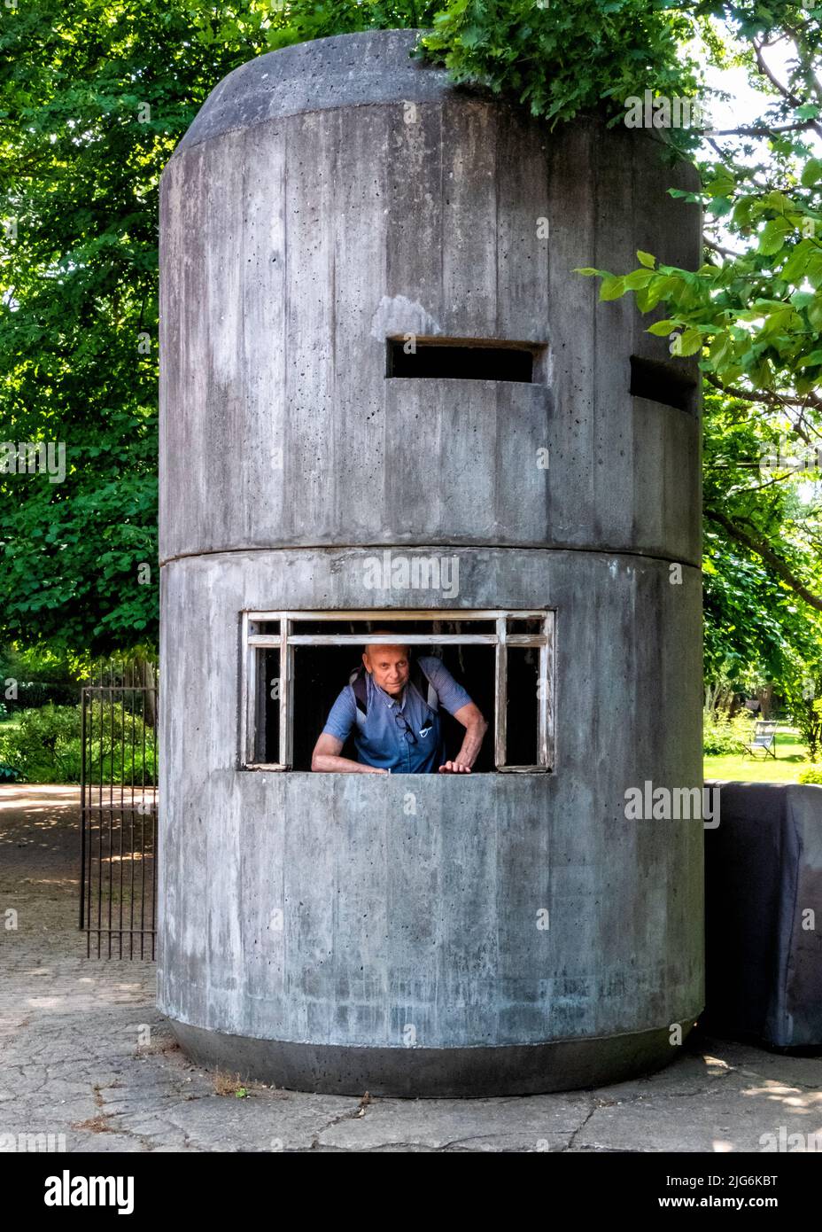 Round concrete structure in garden of Villa Schoningen, 19th-century ...
