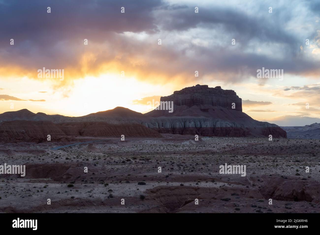Red Rock Mountains in the Desert at Sunrise Stock Photo - Alamy
