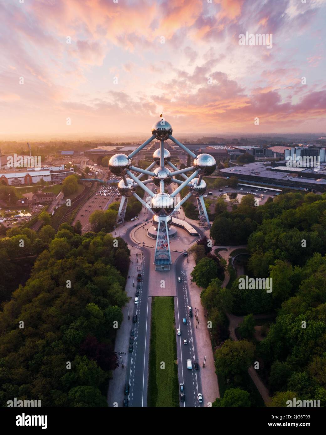 Symbol of Brussels - Atomium - Atom Molecule, Belgium Stock Photo - Alamy