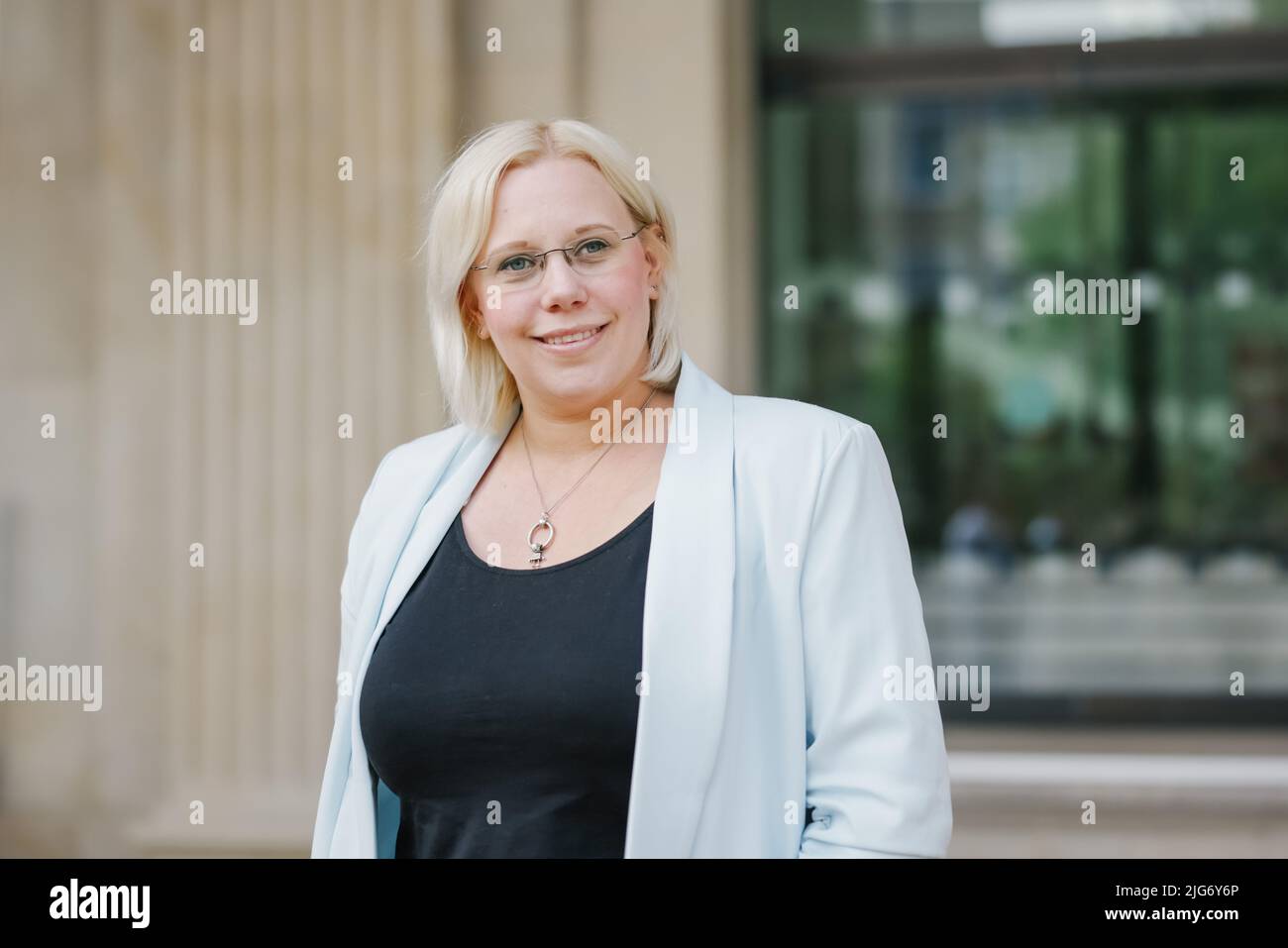 Left wing candidate hi-res stock photography and images - Alamy