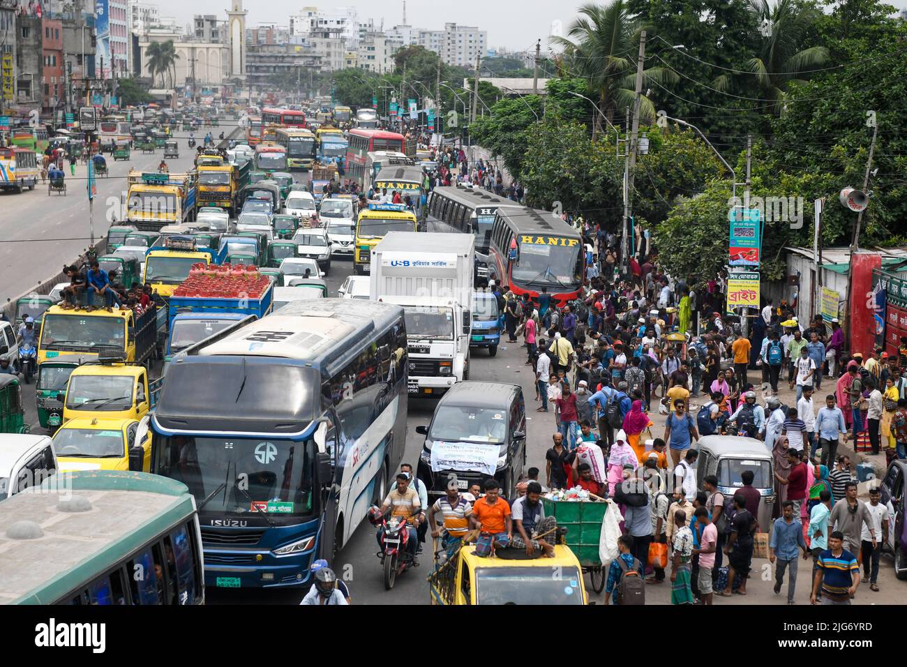 People seen leaving for their hometowns for the upcoming festival Eid ...