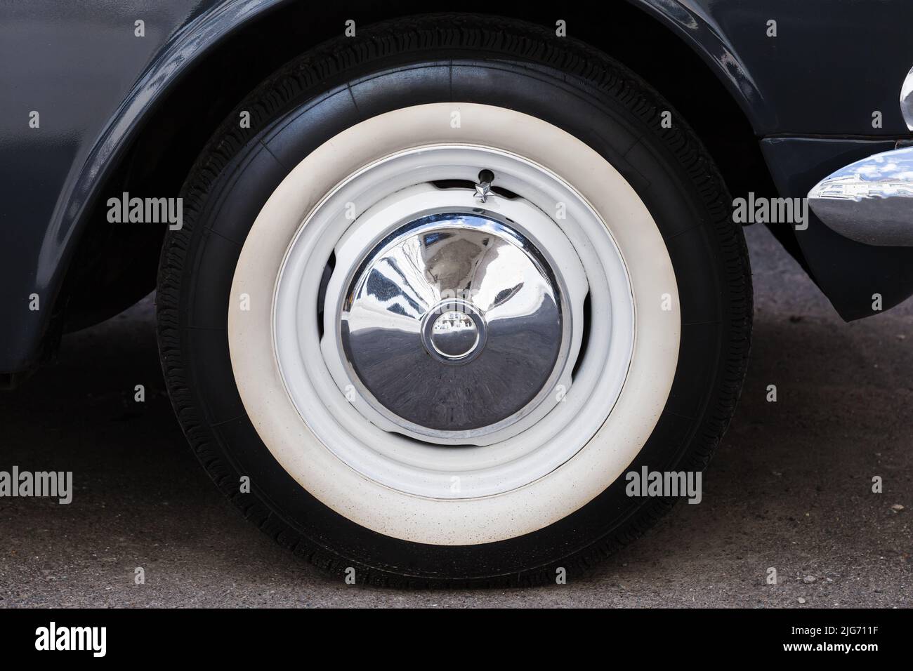 White wheel hi-res stock photography and images - Alamy