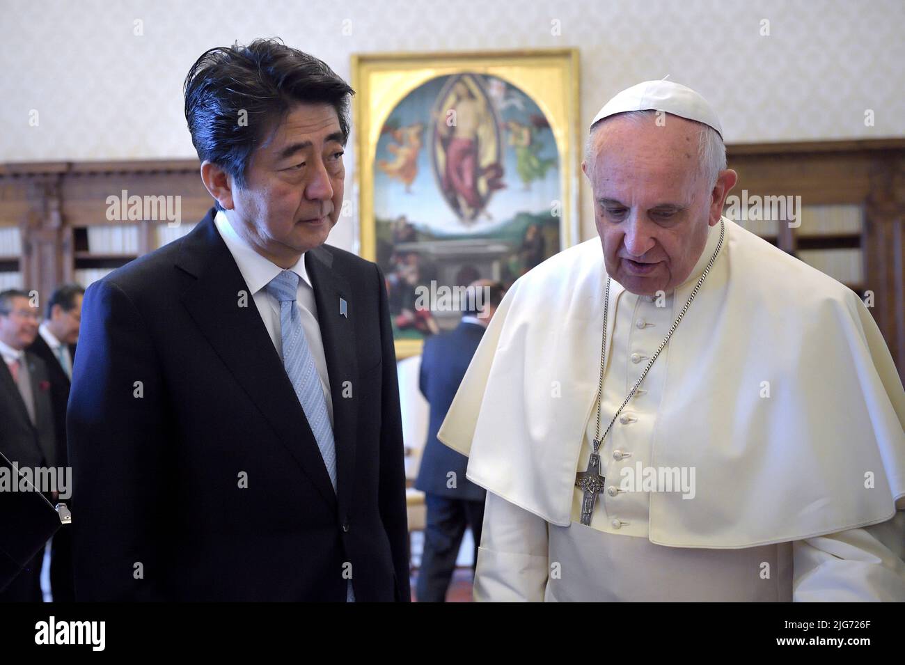 Pope francis shinzo abe hi-res stock photography and images - Alamy