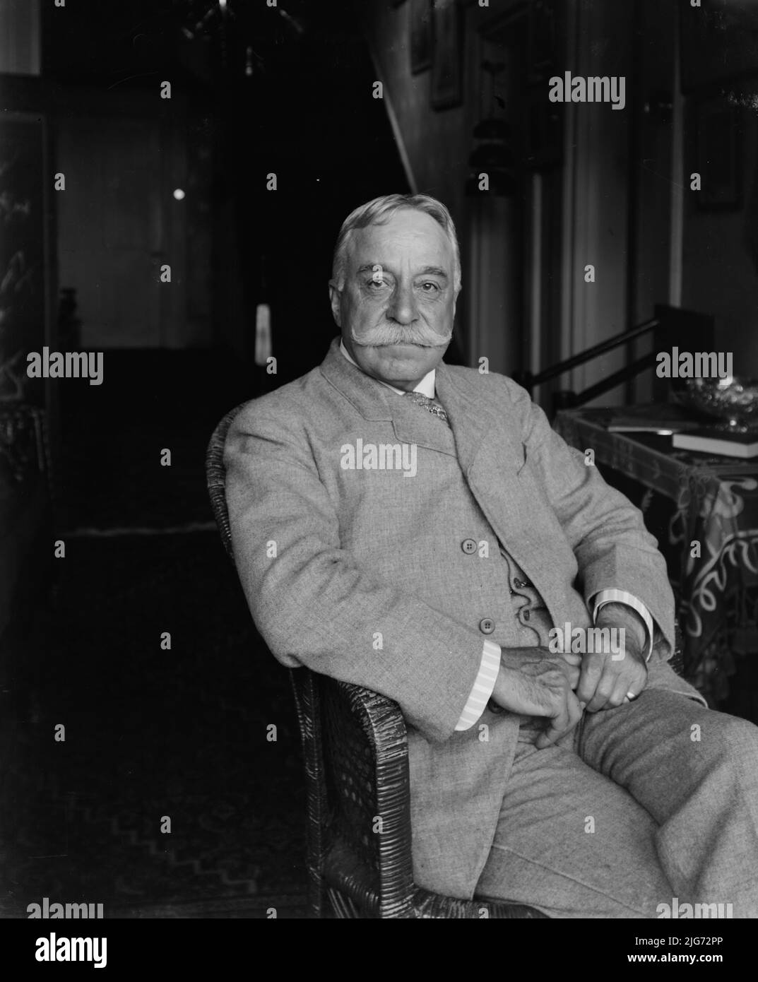 Adm george dewey hi-res stock photography and images - Alamy