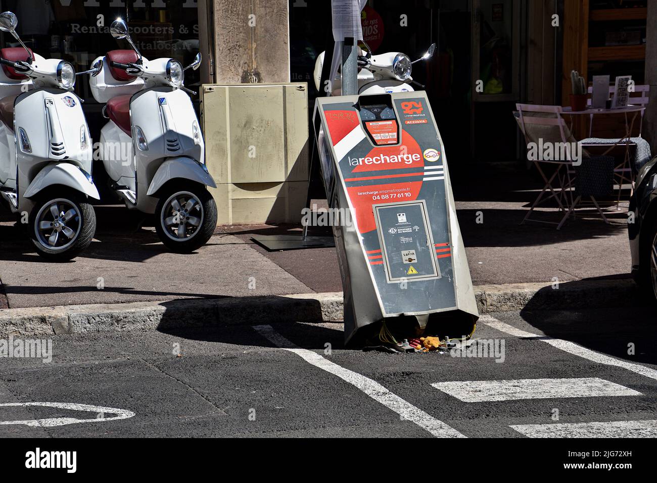 Electric car charging usa 2022 hi-res stock photography and images - Alamy