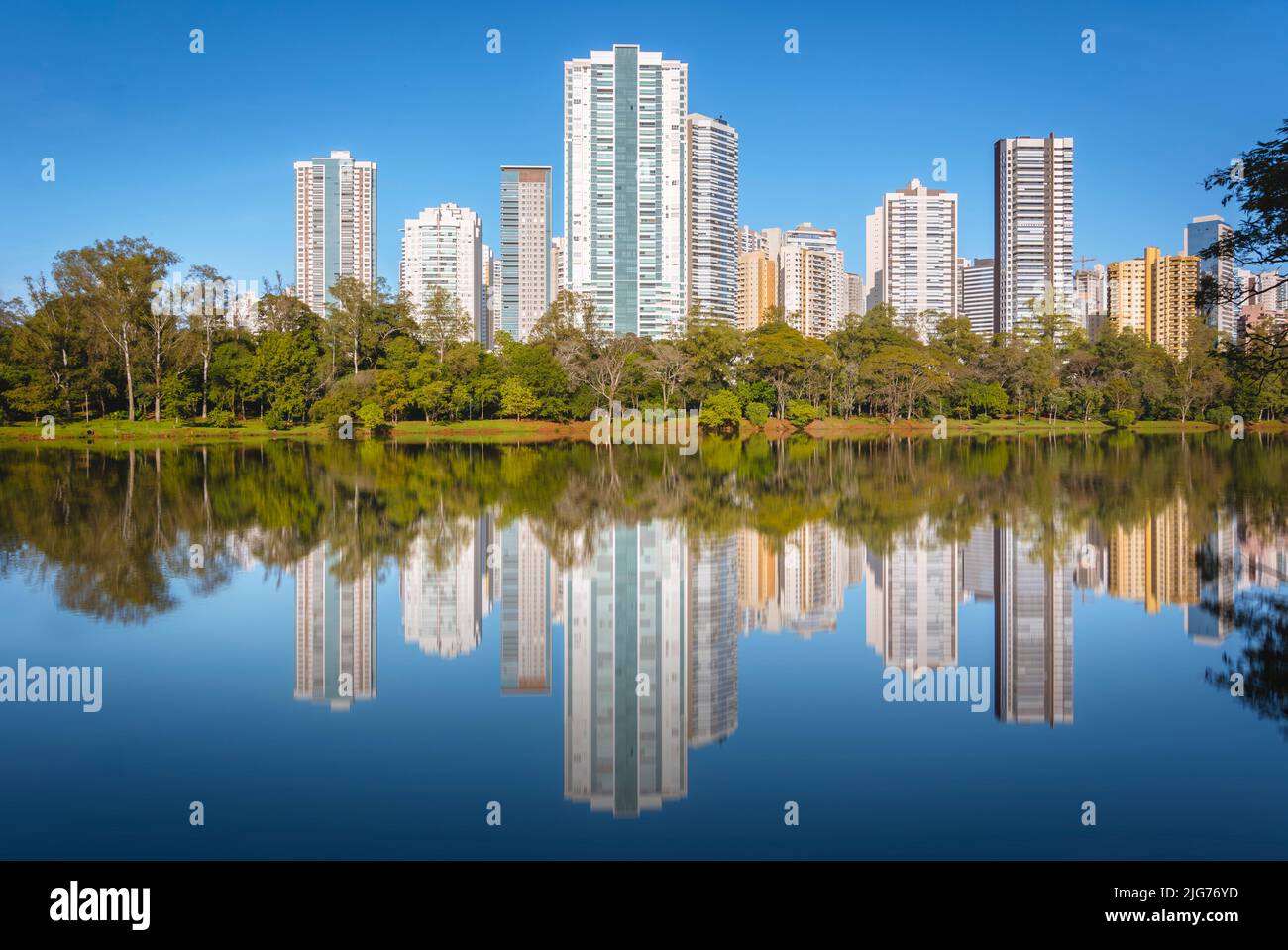 View of Igapó Lake in the city of Londrina, Brazil Stock Photo - Alamy