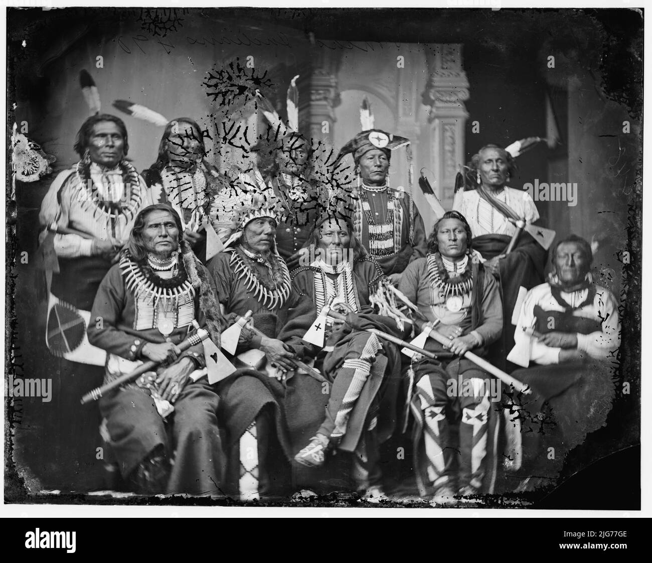 Indian war bonnet 19th century hi-res stock photography and images - Alamy