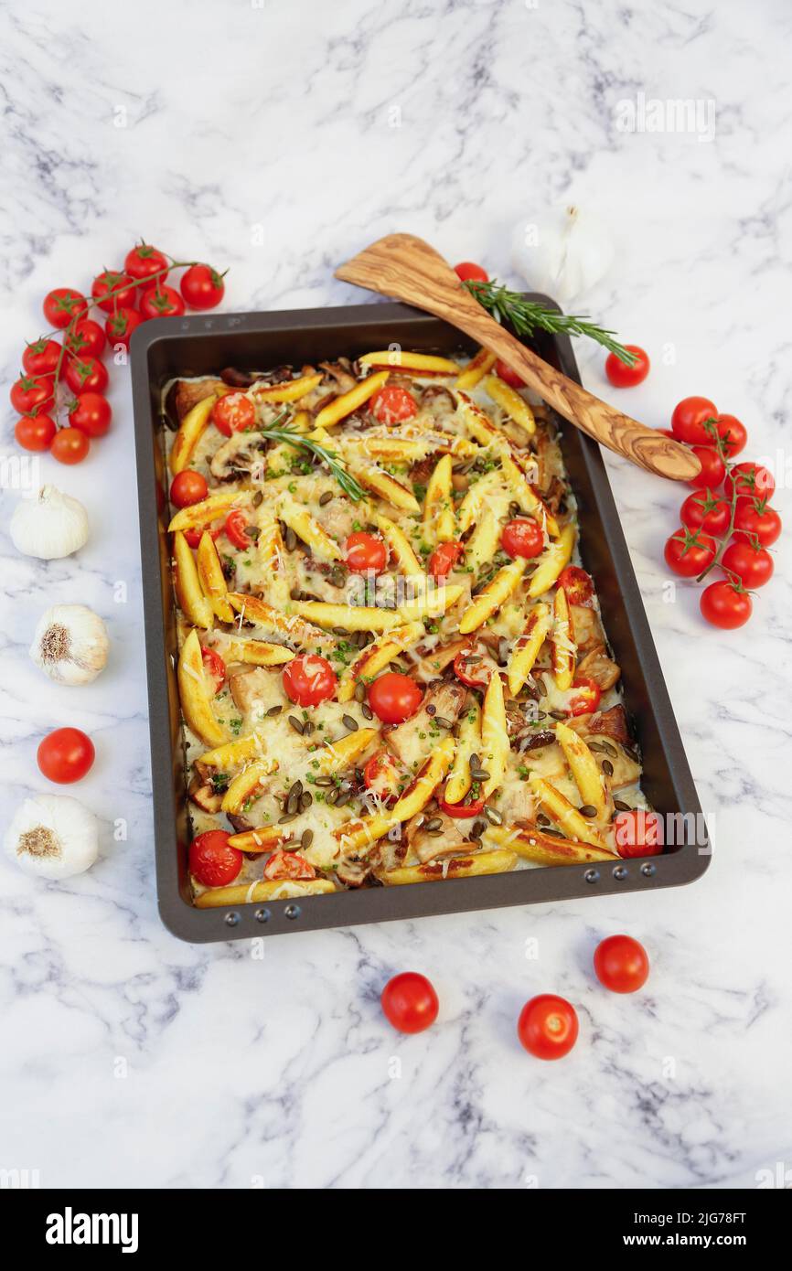 Swabian cuisine, Bubaspitzle with vegetables from the oven, potato ...