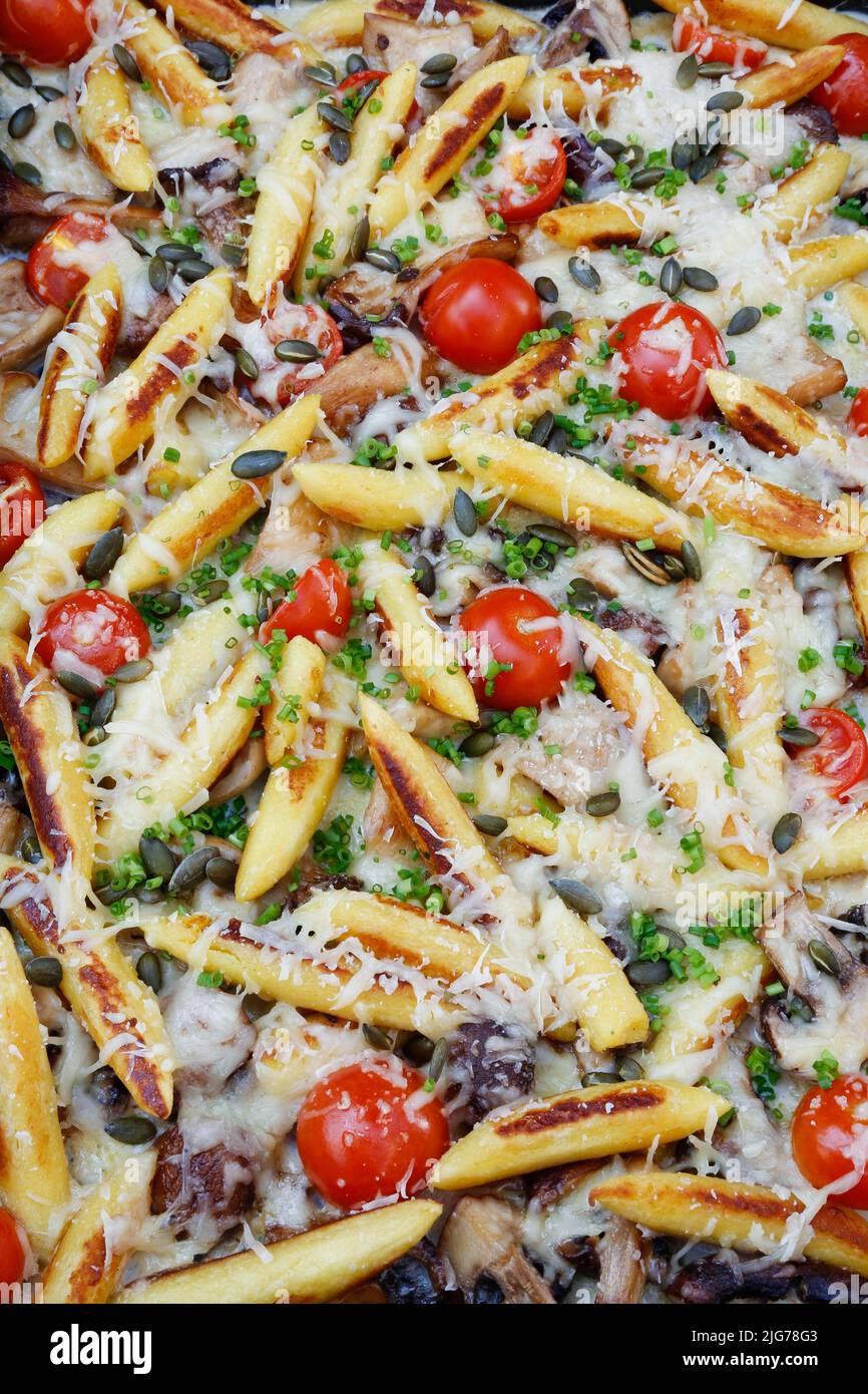 Swabian cuisine, Bubaspitzle with vegetables from the oven, potato ...