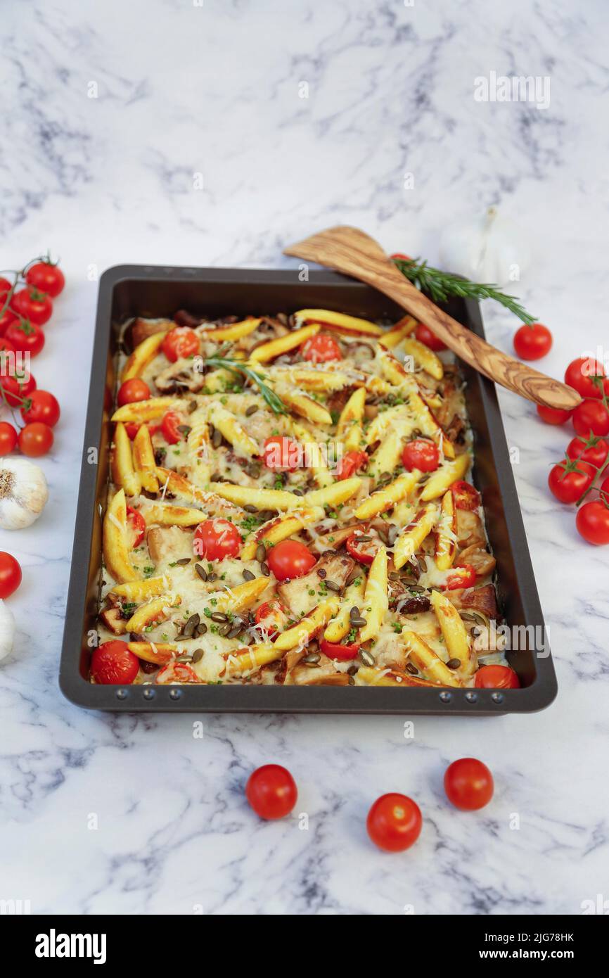 Swabian cuisine, Bubaspitzle with vegetables from the oven, potato ...