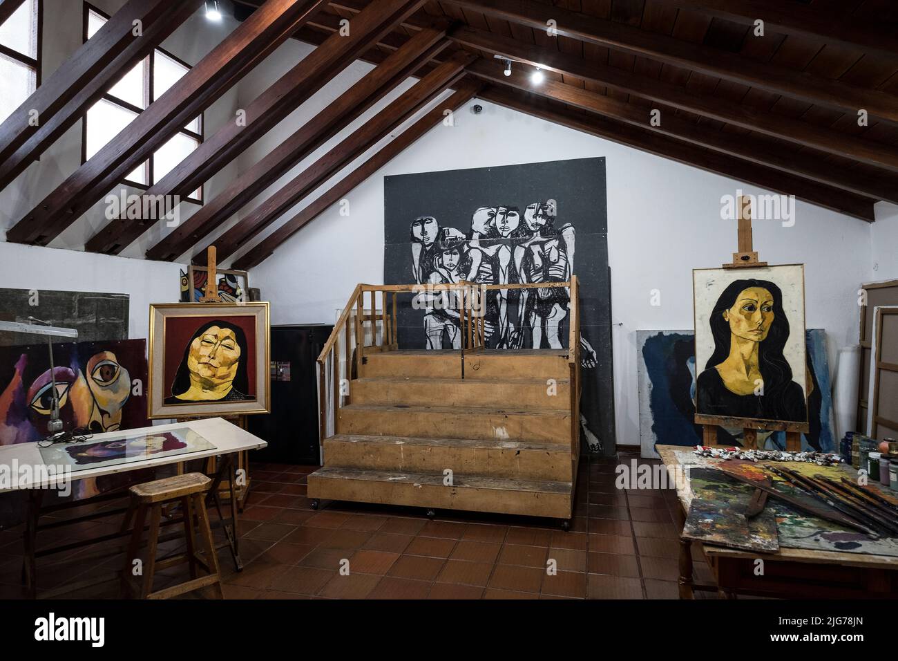 Oswaldo guayasamin hi-res stock photography and images - Alamy