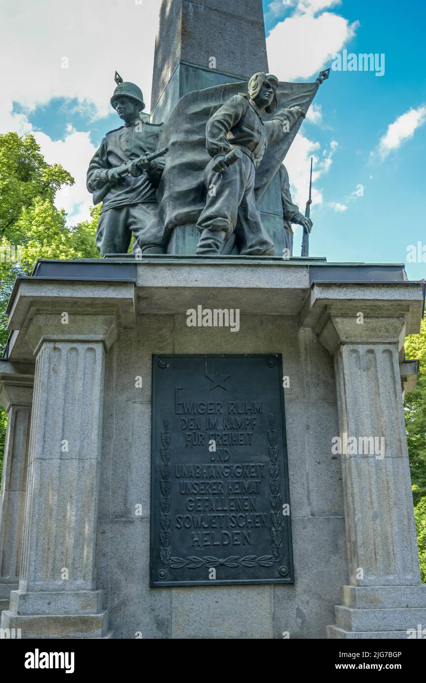 Monument, Red Guards, Soviet Cemetery of Honour, Bassinplatz, Potsdam ...