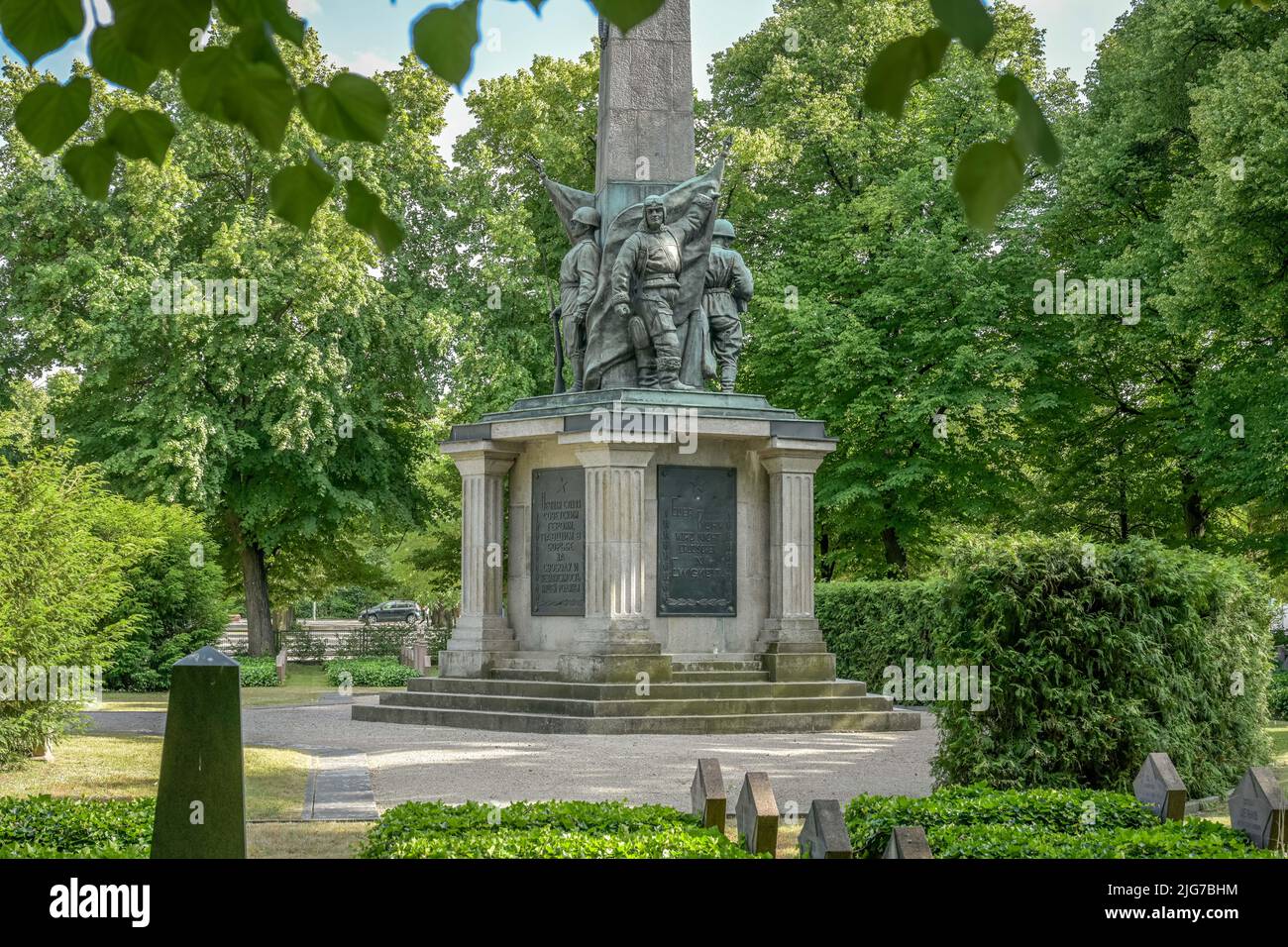 Monument, Red Guards, Soviet Cemetery of Honour, Bassinplatz, Potsdam ...