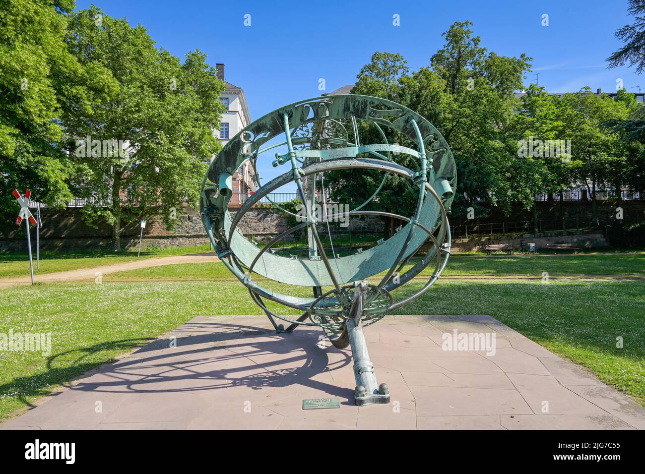 Equatorial sundial, Mainufer, Schoene Aussicht, Frankfurt am Main ...