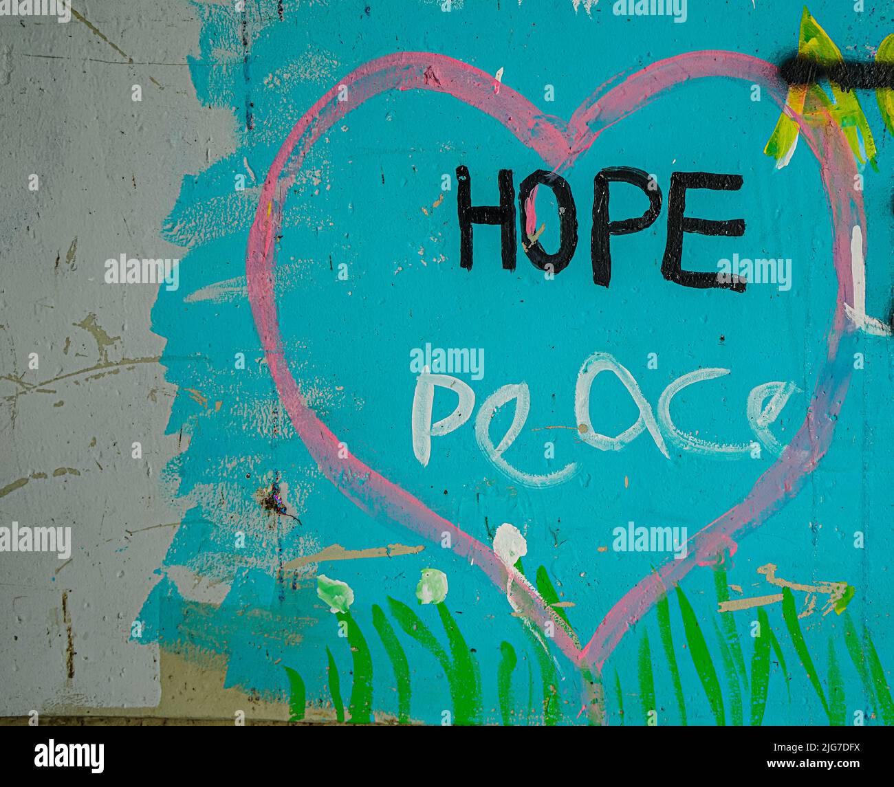 Pink graffiti hi-res stock photography and images - Alamy