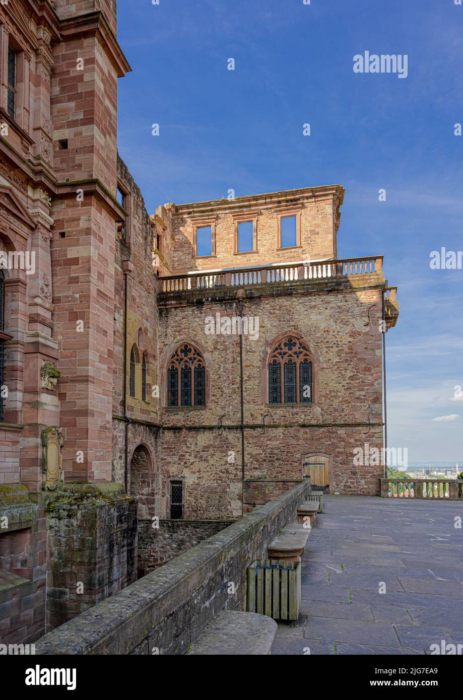 Octagonal castle tower hi-res stock photography and images - Alamy