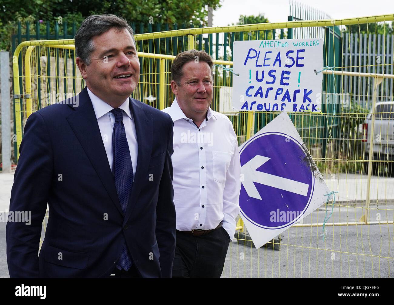 Minister for Finance Paschal Donohoe (left) and Minister for Housing ...
