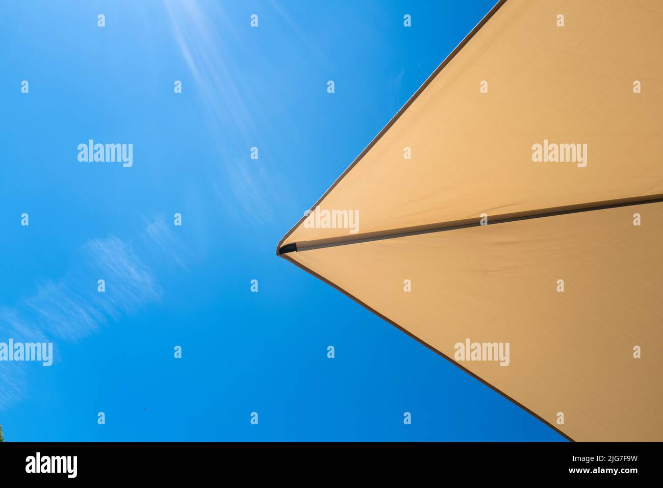 Heatwave sun sky hi-res stock photography and images - Alamy