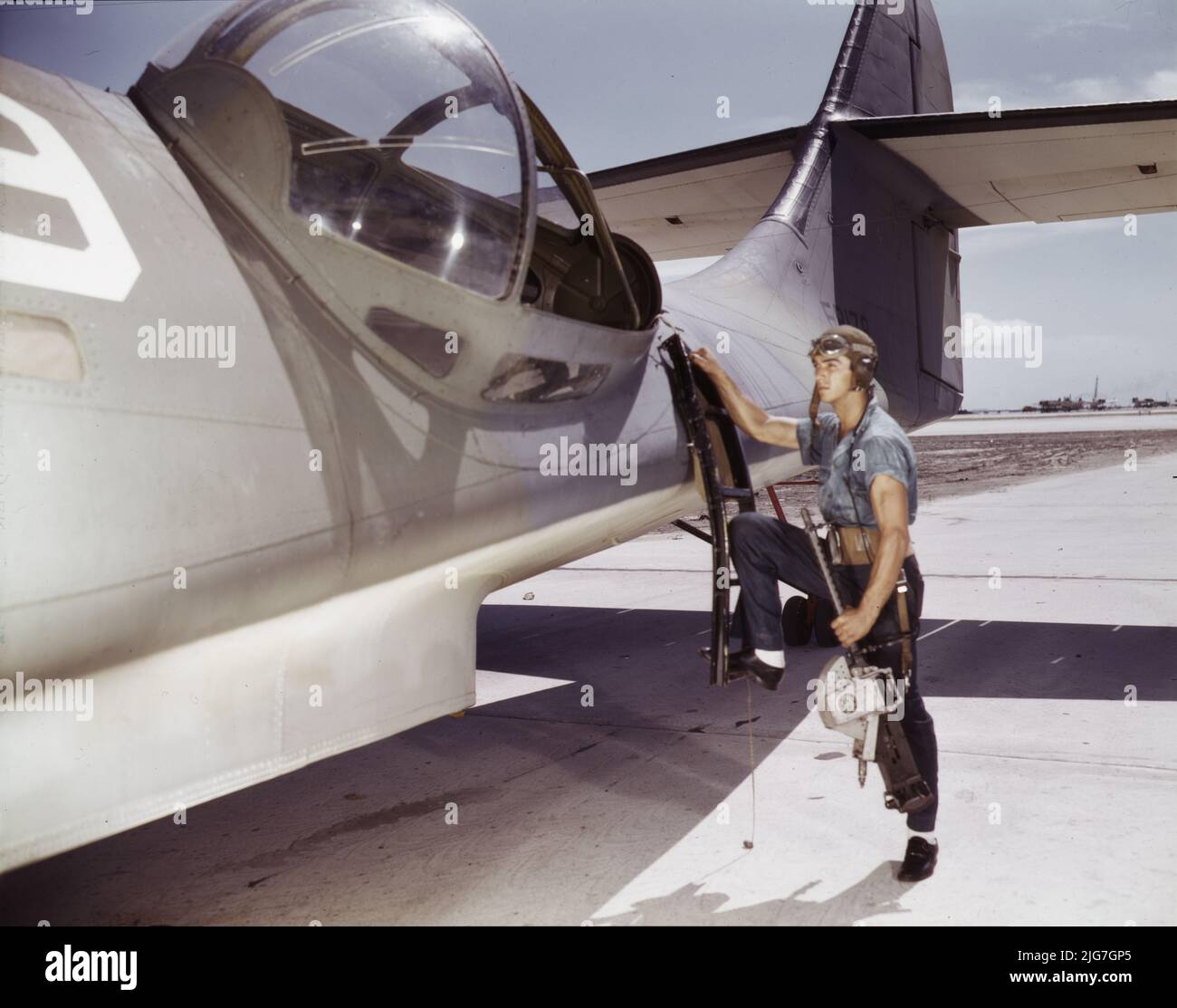 Top gun plane hi-res stock photography and images - Alamy