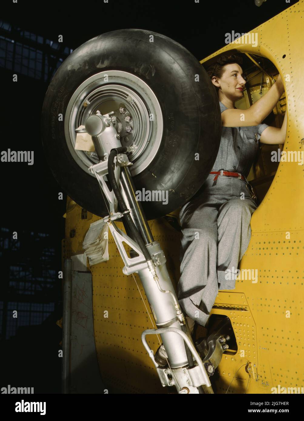 Ww2 aircraft production line hi-res stock photography and images - Alamy
