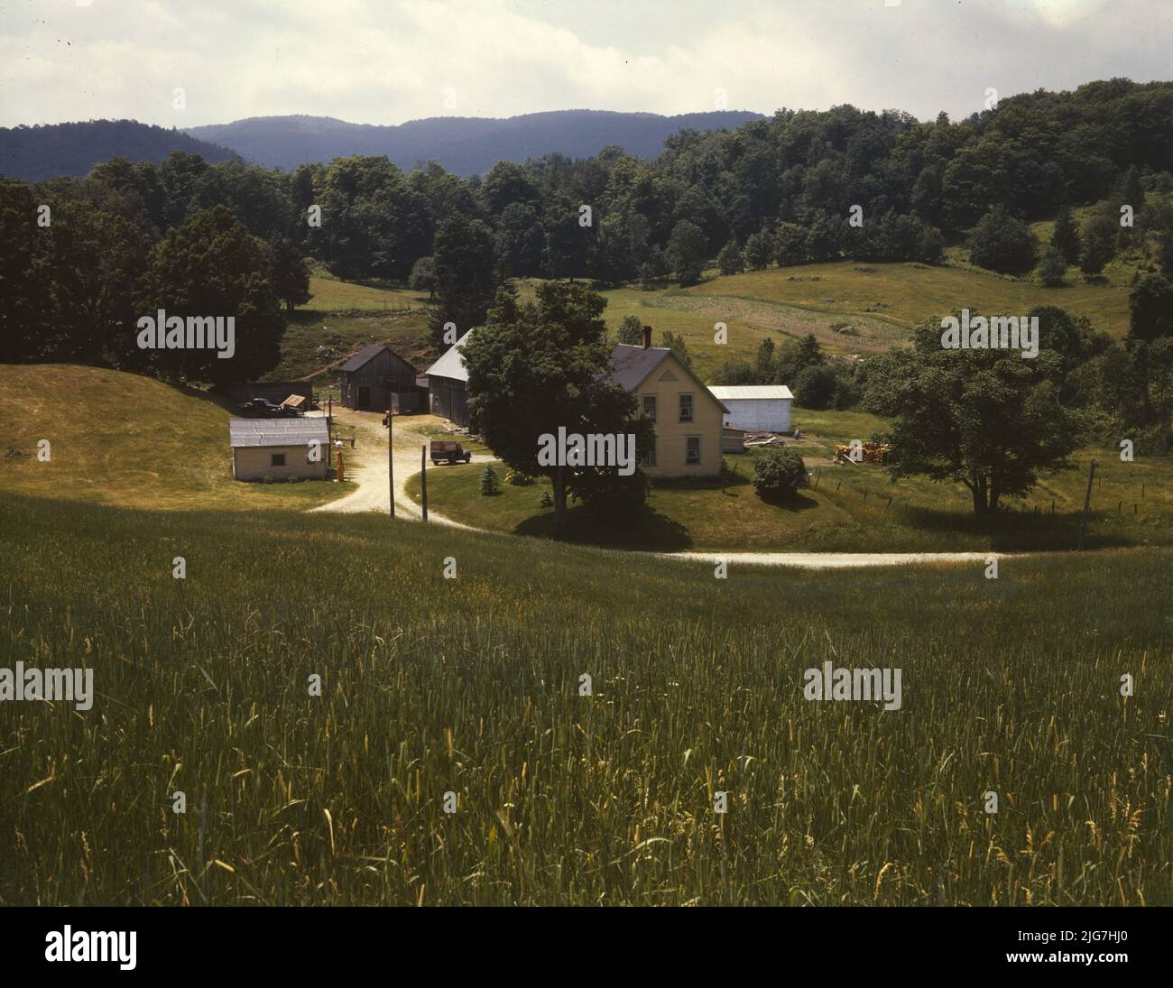 Ww2 farm agriculture hi-res stock photography and images - Alamy