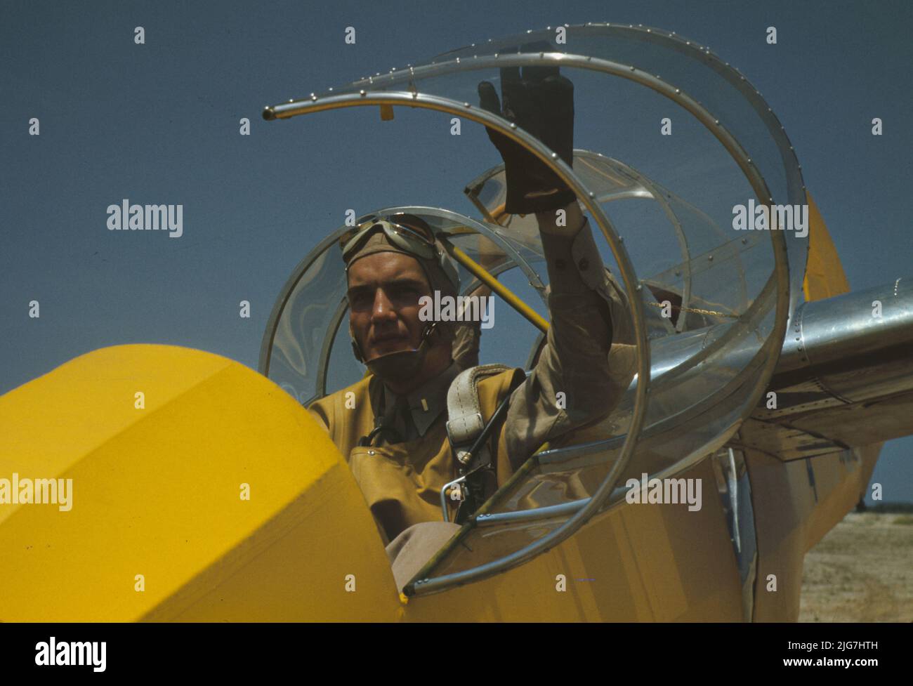 Ww2 pilot colour hi-res stock photography and images - Alamy