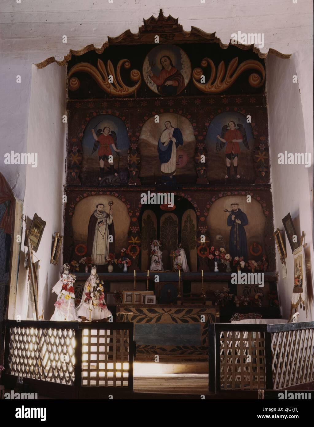 Altar rail gate hi-res stock photography and images - Alamy