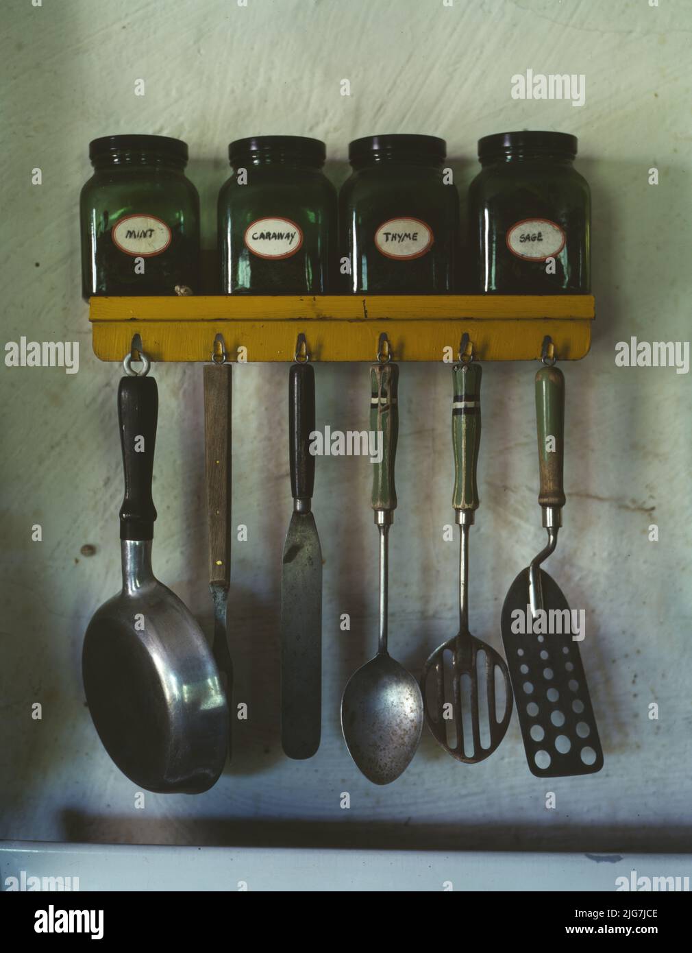 1940s cooking utensils hi-res stock photography and images - Alamy