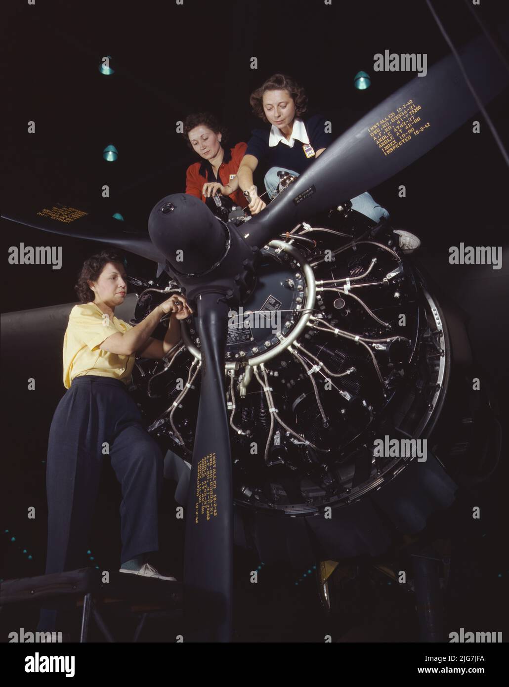 Ww2 aircraft production line hi-res stock photography and images - Alamy