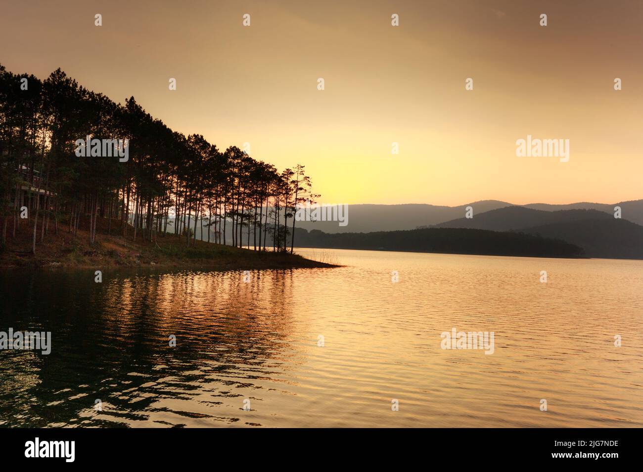 Sunset by Tuyen Lam Lake in Da Lat, Vietnam Stock Photo - Alamy