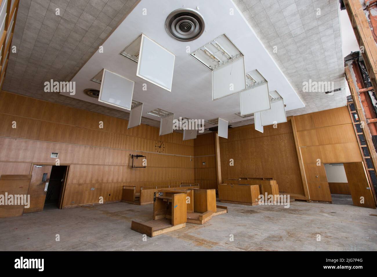 A panoramic view of the light system on the top of an empty room Stock ...