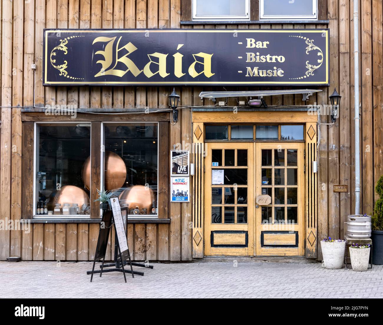 Kaia bar bistro tromso hi-res stock photography and images - Alamy Kaia bar bistro tromso hi-res stock photography and images - Alamy