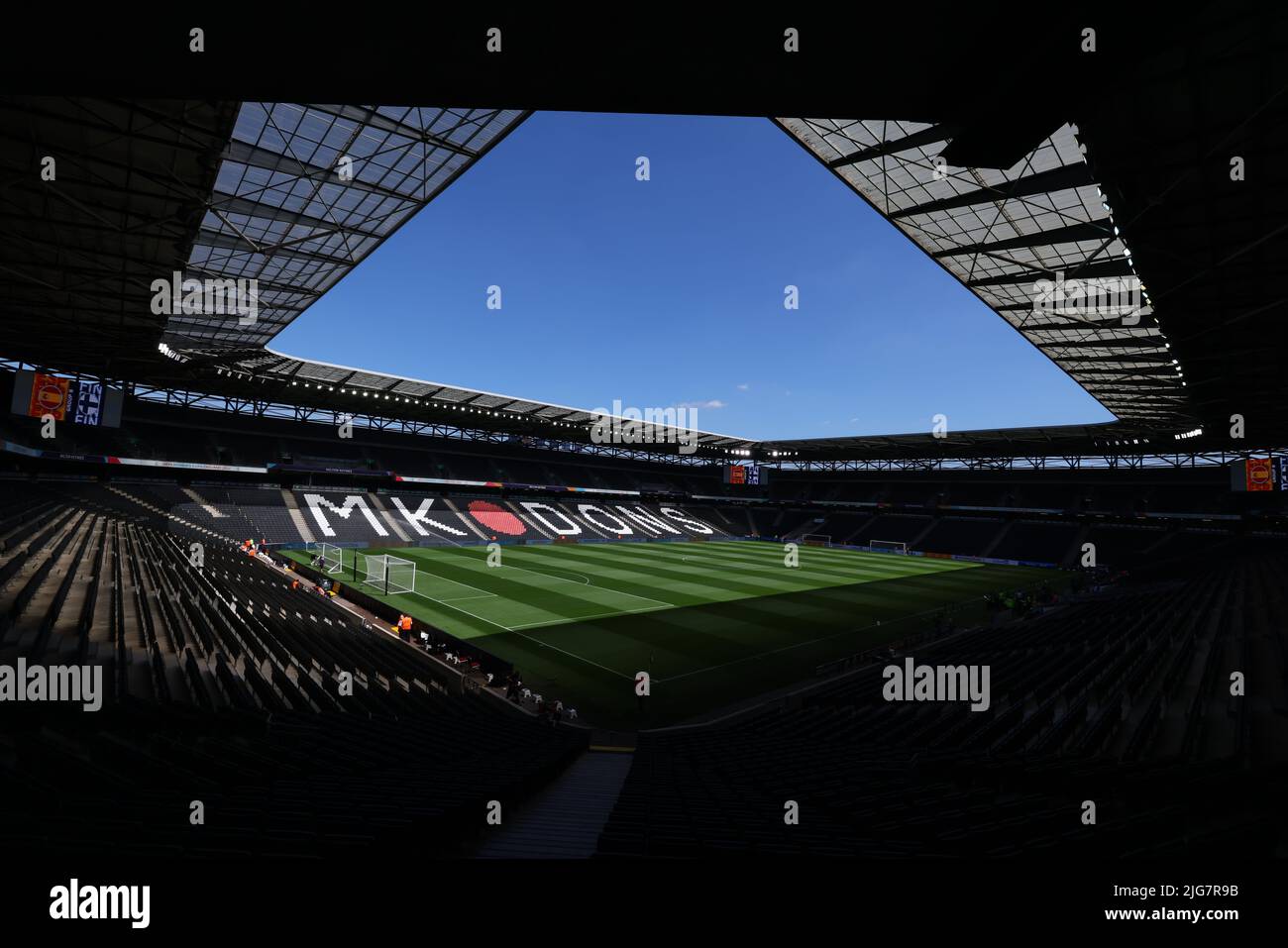 Mk dons stadium hi-res stock photography and images - Alamy