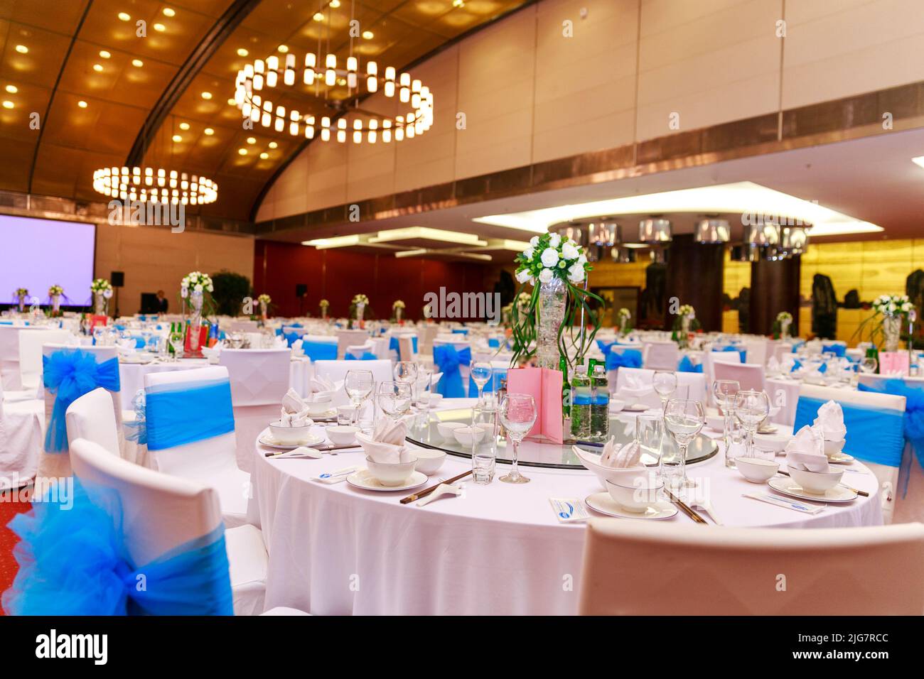 Table decoration for a luxury wedding in Hanoi, Vietnam Stock Photo - Alamy