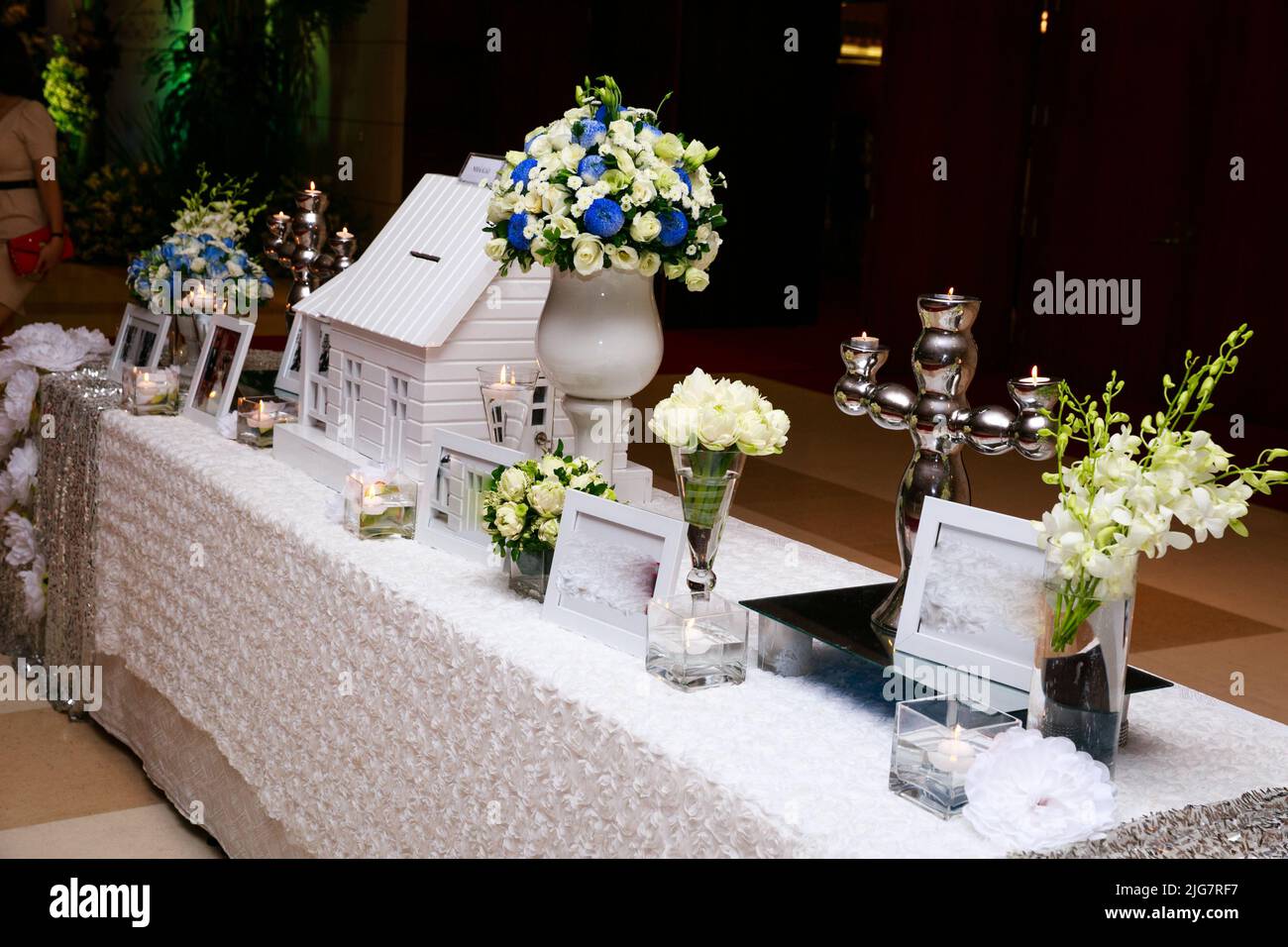 Table decoration for a luxury wedding in Hanoi, Vietnam Stock Photo - Alamy