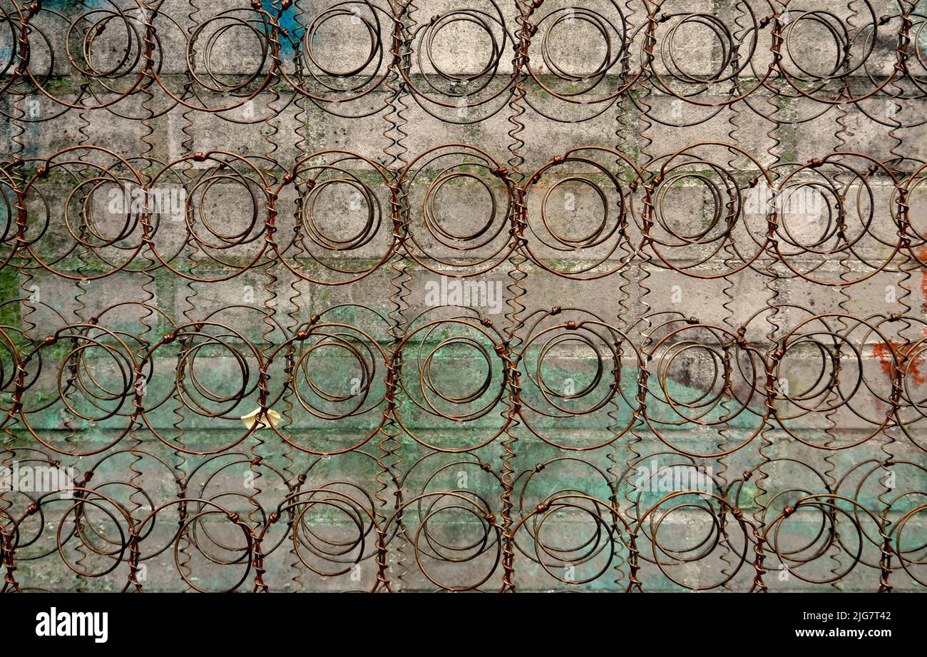 Old mattress spring hi-res stock photography and images - Alamy