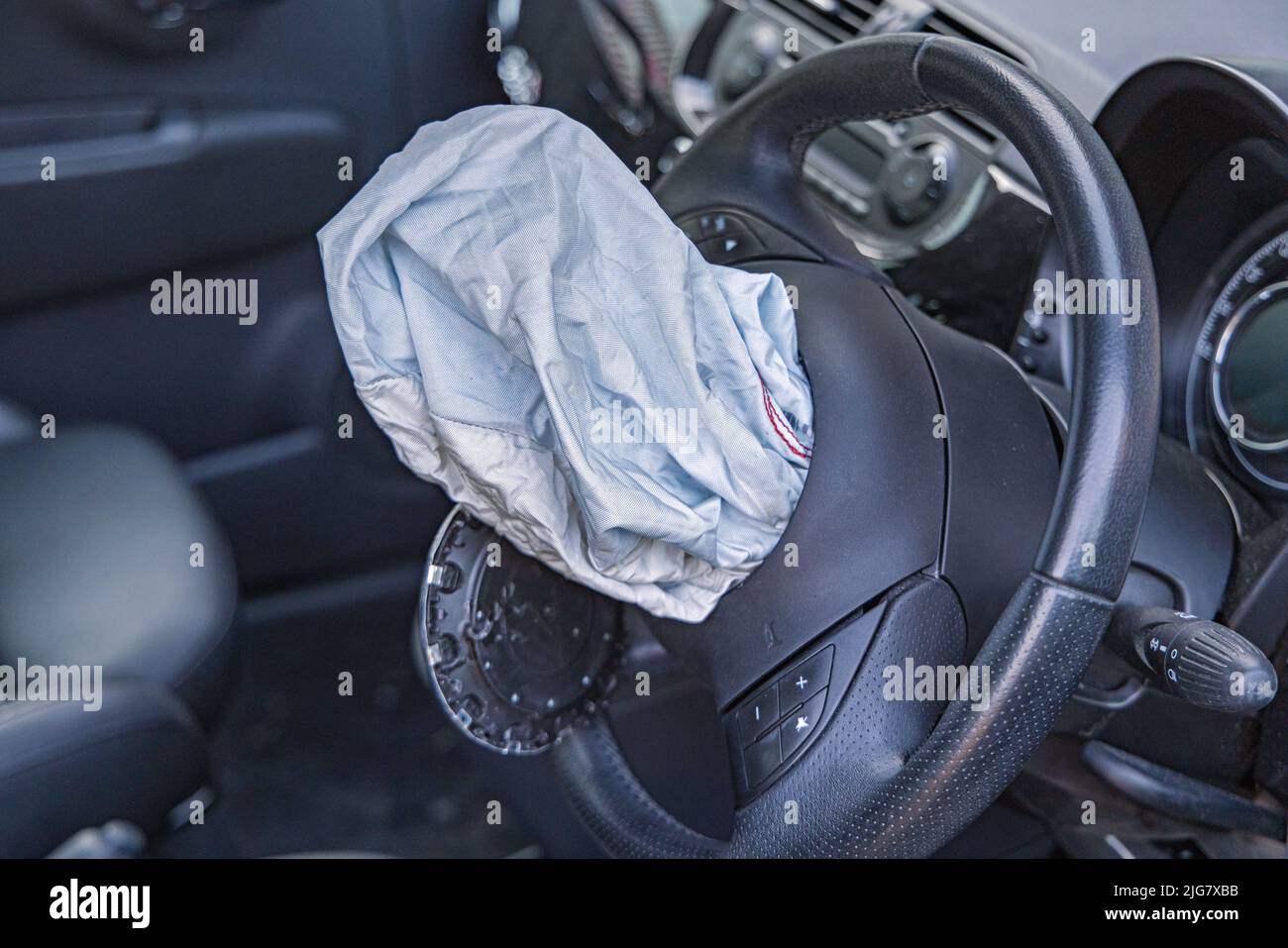 Used airbag hi-res stock photography and images - Alamy